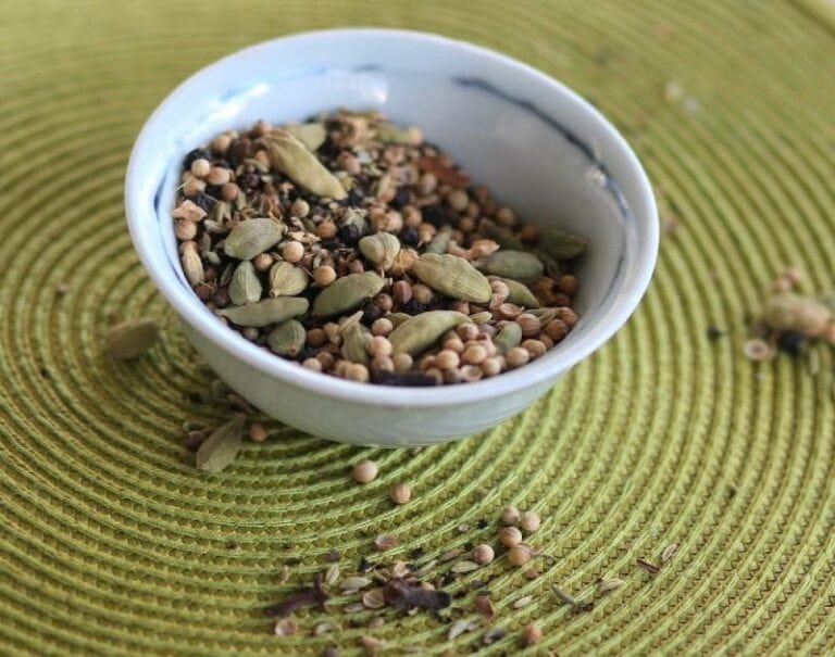 How To Make a Chai Tea Latte at Home (Easy Recipe) | Corner Coffee Store