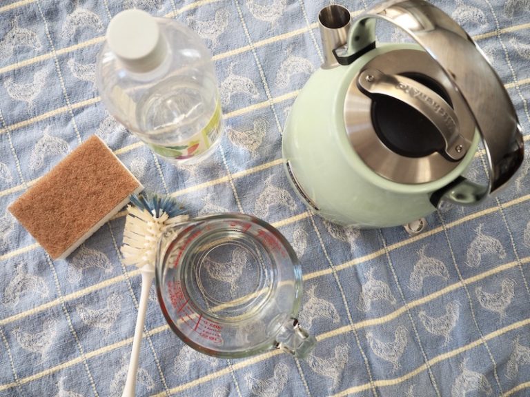 How to Clean an Electric Kettle (Full Guide With Pictures) | Corner ...