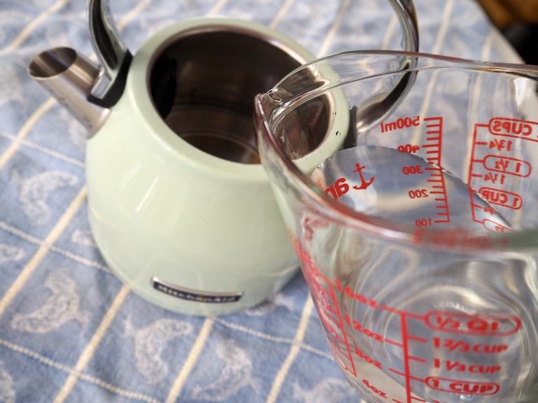 How to Clean an Electric Kettle (Full Guide With Pictures) | Corner ...