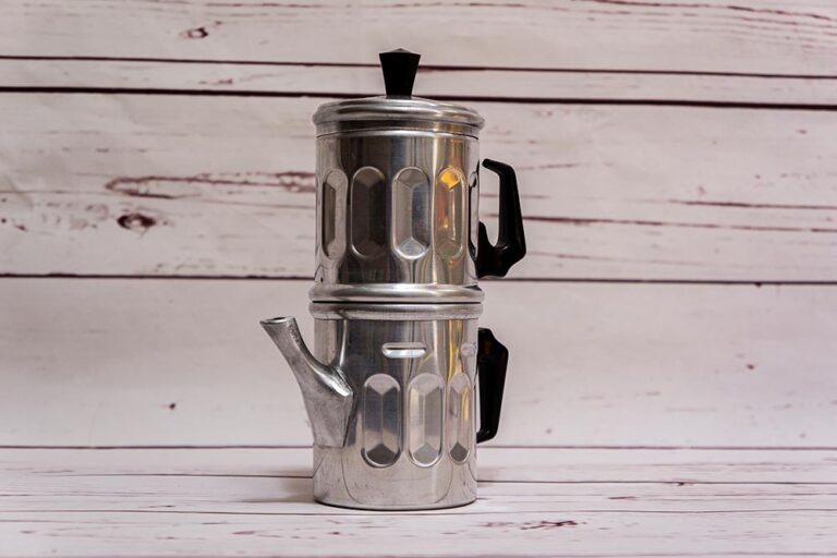 What Is a Neapolitan Coffee Maker? Facts, Brewing Tips & FAQ | Corner ...